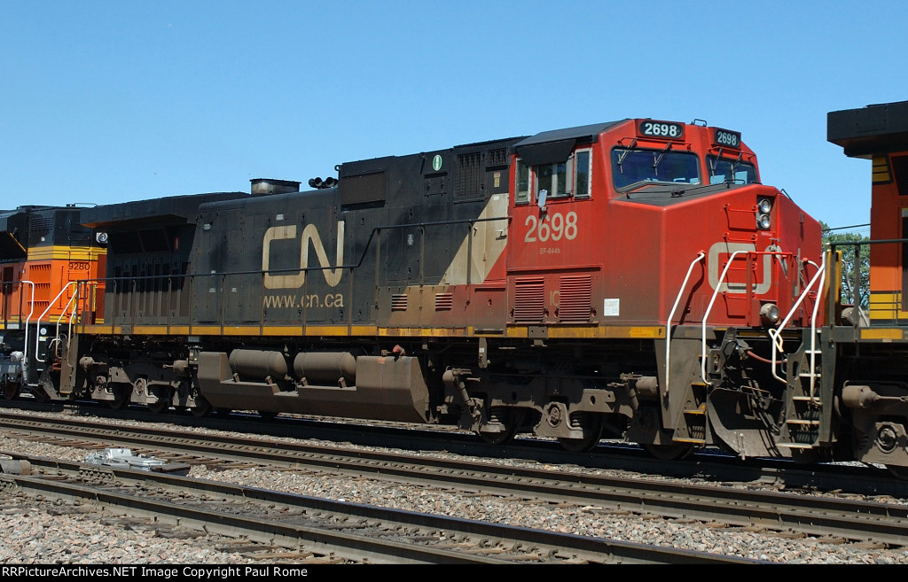 CN 2698, GE C44-9W, on the BNSF at Eola Yard